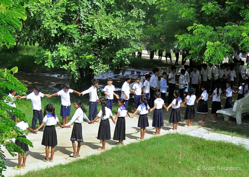 Good Neighbors Cambodia – SAMSUNG CSR – Contribute TVs to enhance and ...